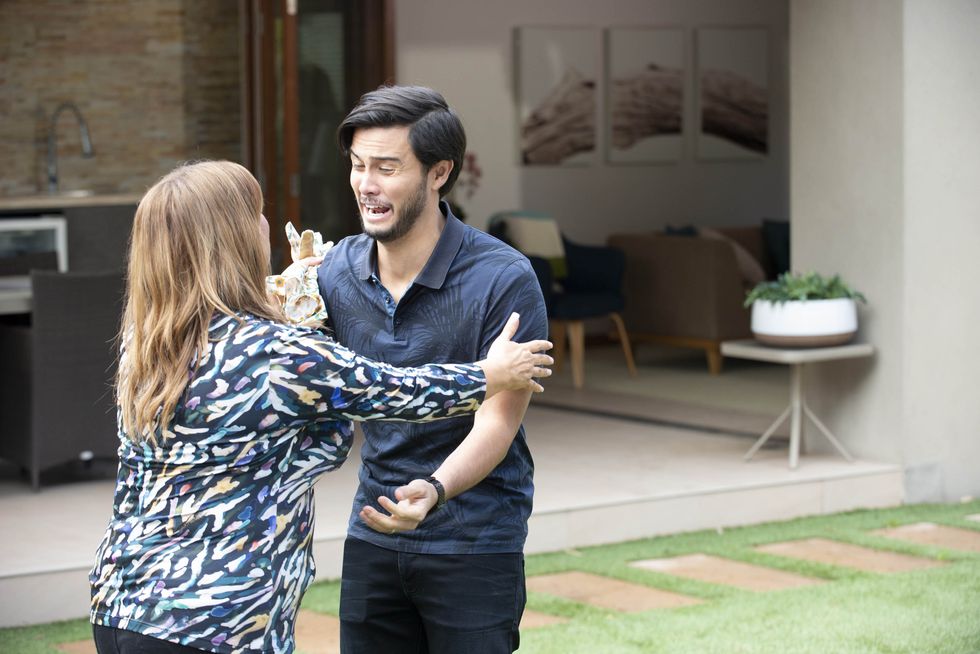 Neighbours baby drama intensifies in 14 new spoiler pictures - The News One